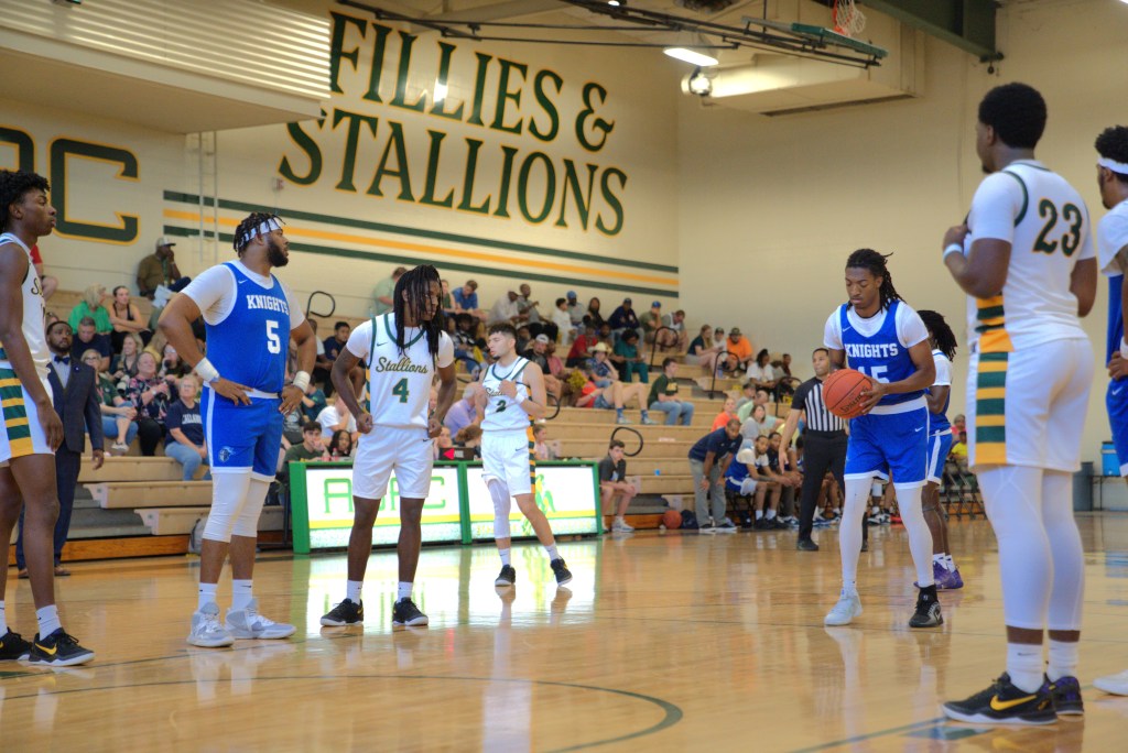 Photos: ABAC Wins Its First Double Header - The Stallion